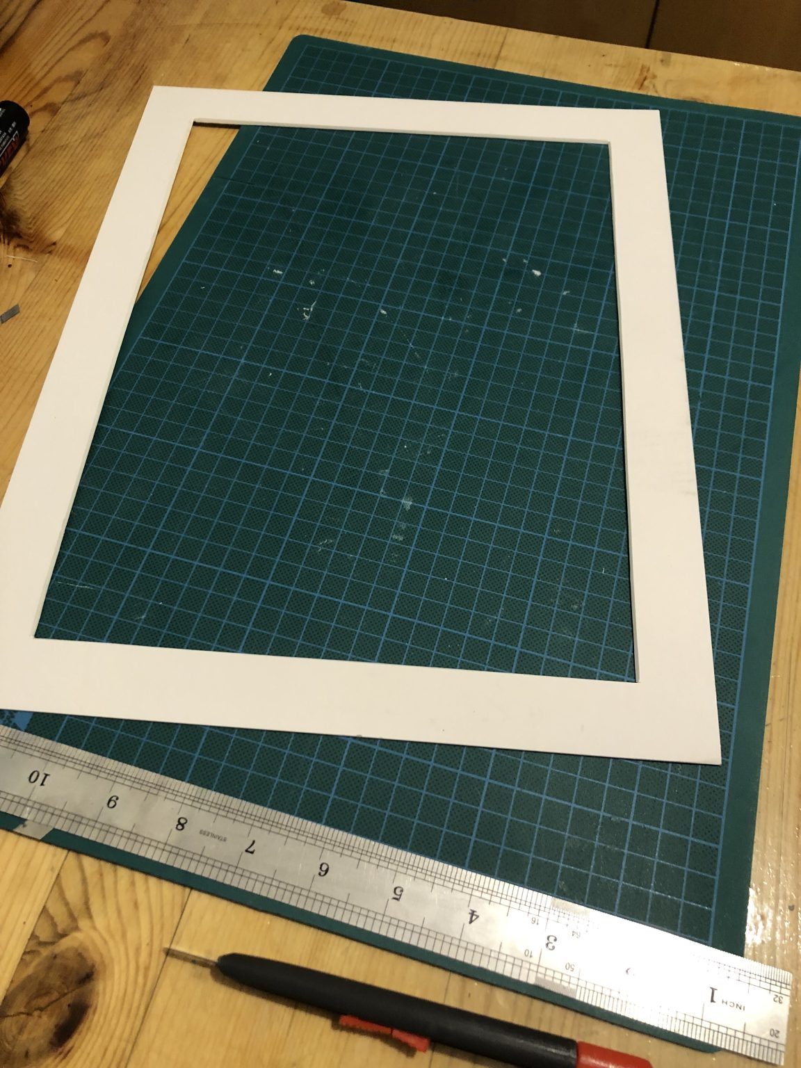 How to mount and frame a picture: a simple guide